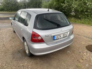 Grey Honda Civic 2002 in Vilnius, with an engine capacity of 1.69 L and mileage of 330 thousand km for 500 €, photo 5 on AUTOMOTO.COM.LV