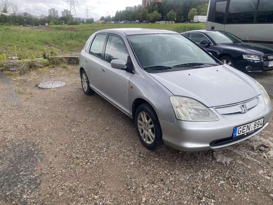 Grey Honda Civic 2002 in Vilnius, with an engine capacity of 1.69 L and mileage of 330 thousand km for 500 €, photo 14 on AUTOMOTO.COM.LV
