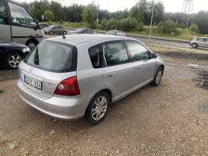 Grey Honda Civic 2002 in Vilnius, with an engine capacity of 1.69 L and mileage of 330 thousand km for 500 €, photo 15 on AUTOMOTO.COM.LV
