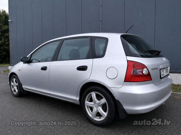 Grey Honda Civic 2002 in Tartu, with an engine capacity of 1.40 L and mileage of 150 thousand km for 990 €, photo 4 on AUTOMOTO.COM.LV
