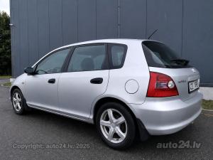 Grey Honda Civic 2002 in Tartu, with an engine capacity of 1.40 L and mileage of 150 thousand km for 990 €, photo 5 on AUTOMOTO.COM.LV