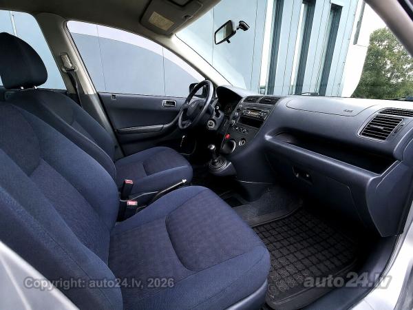 Grey Honda Civic 2002 in Tartu, with an engine capacity of 1.40 L and mileage of 150 thousand km for 990 €, photo 5 on AUTOMOTO.COM.LV
