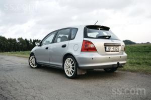 Pelēks Honda Civic 2002 Talsi, ar dzinēja tilpumu 1.70 L un nobraukumu 283 tūkst. km par 1350 €, foto 6 vietnē AUTOMOTO.COM.LV