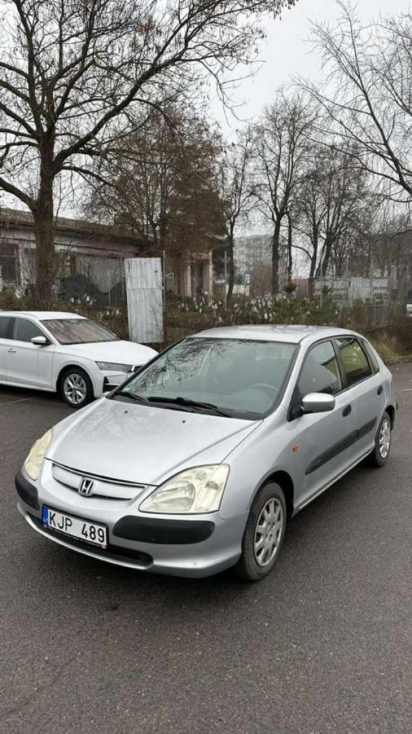 Pelēks Honda Civic 2003 Viļņa, ar dzinēja tilpumu 1.40 L un nobraukumu 273 tūkst. km par 950 €, foto 1 vietnē AUTOMOTO.COM.LV