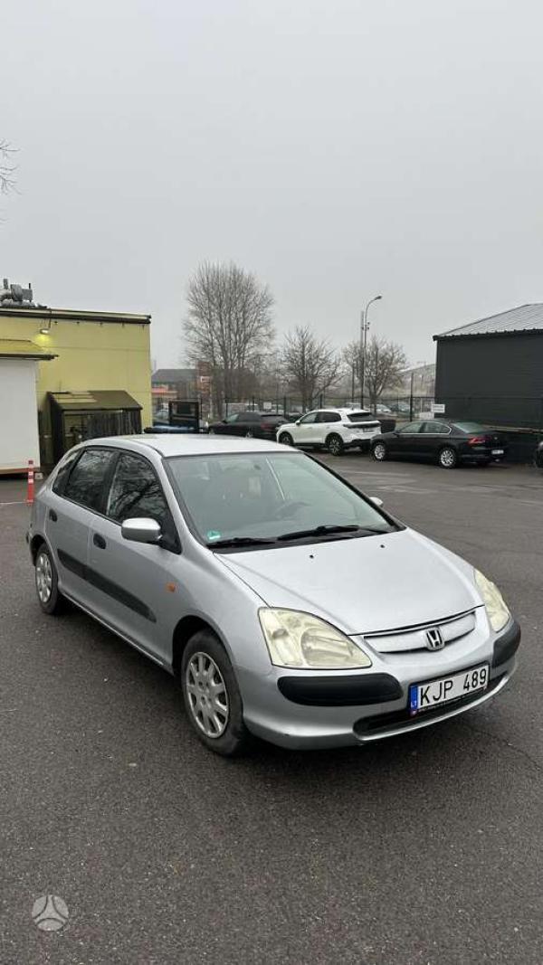 Pelēks Honda Civic 2003 Viļņa, ar dzinēja tilpumu 1.40 L un nobraukumu 273 tūkst. km par 950 €, foto 3 vietnē AUTOMOTO.COM.LV