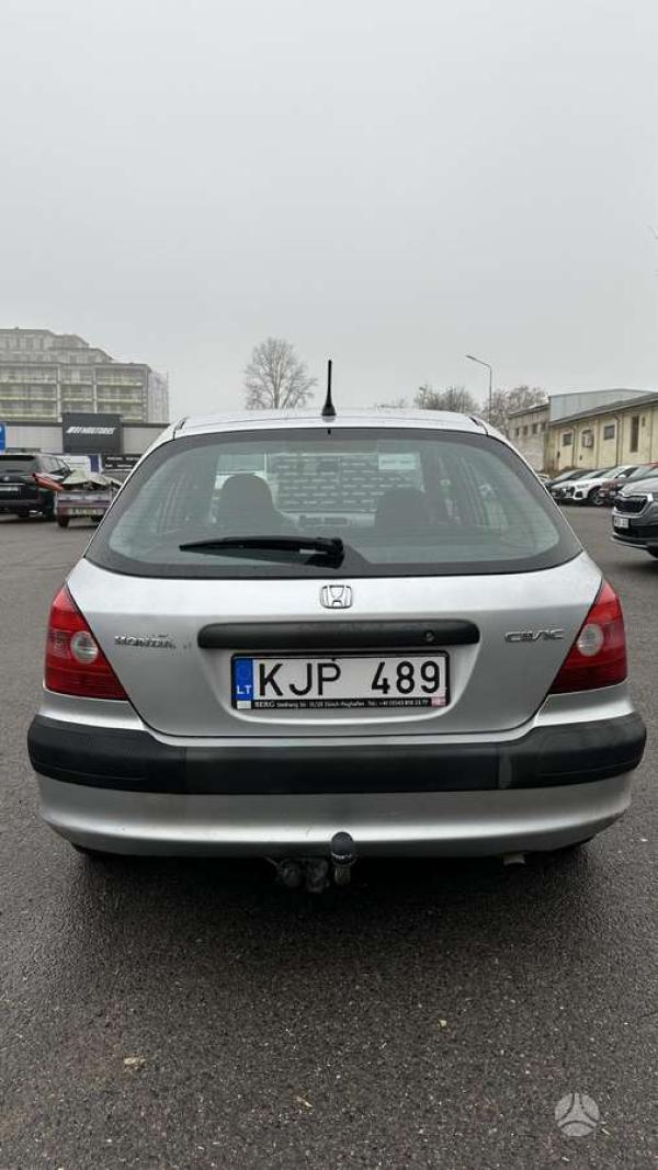 Pelēks Honda Civic 2003 Viļņa, ar dzinēja tilpumu 1.40 L un nobraukumu 273 tūkst. km par 950 €, foto 6 vietnē AUTOMOTO.COM.LV