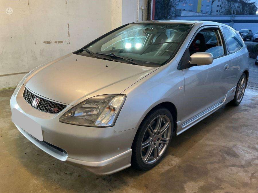 Pelēks Honda Civic 2003 Viļņa, ar dzinēja tilpumu 2.00 L un nobraukumu 317 tūkst. km par 4700 €, foto 1 vietnē AUTOMOTO.COM.LV
