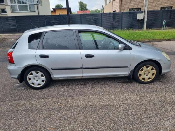 Pelēks Honda Civic 2003 Alīta, ar dzinēja tilpumu 1.70 L un nobraukumu 267 tūkst. km par 650 €, foto 5 vietnē AUTOMOTO.COM.LV