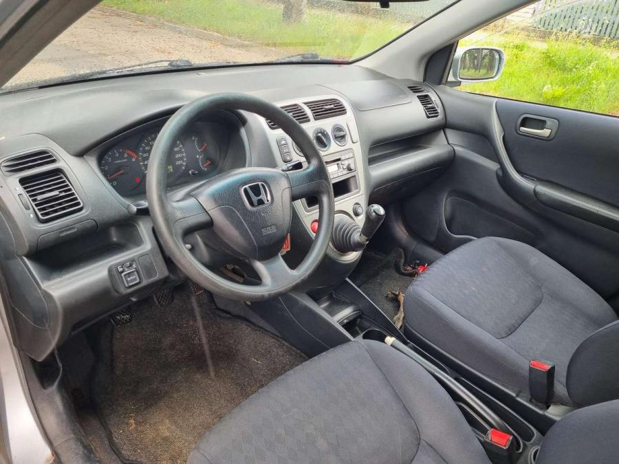 Grey Honda Civic 2003 in Alytus, with an engine capacity of 1.70 L and mileage of 267 thousand km for 650 €, photo 8 on AUTOMOTO.COM.LV