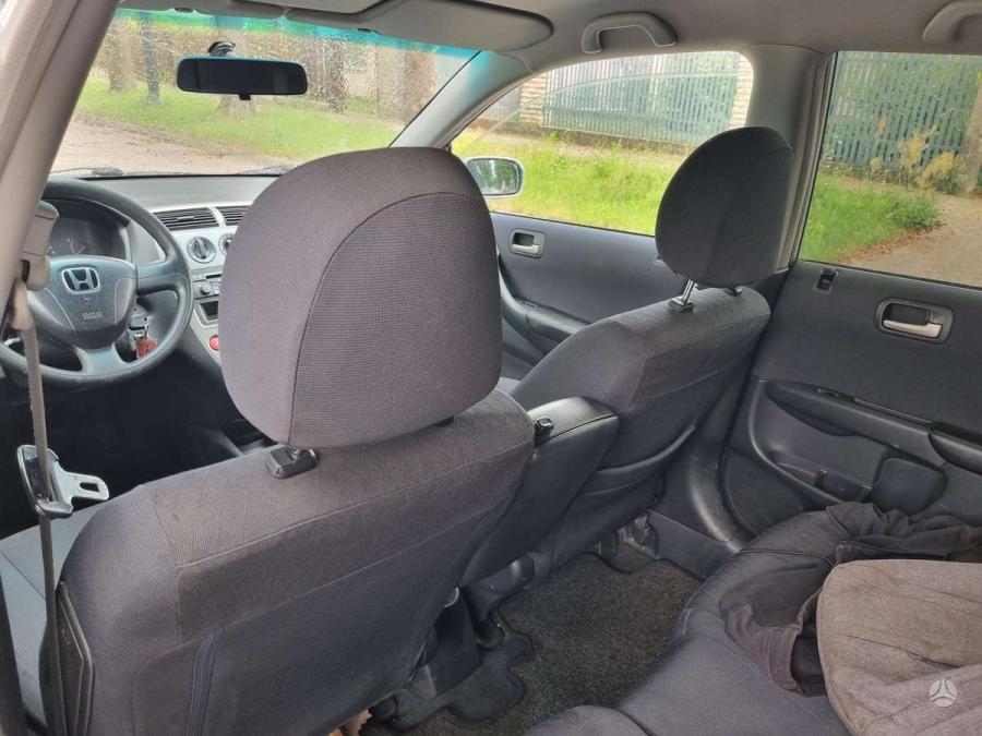Grey Honda Civic 2003 in Alytus, with an engine capacity of 1.70 L and mileage of 267 thousand km for 650 €, photo 9 on AUTOMOTO.COM.LV