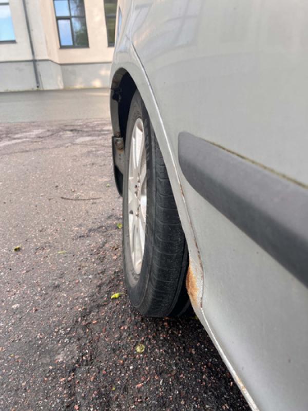 Grey Honda Civic 2003 in Tallinn, with an engine capacity of 1.60 L and mileage of 208 thousand km for 400 €, photo 2 on AUTOMOTO.COM.LV