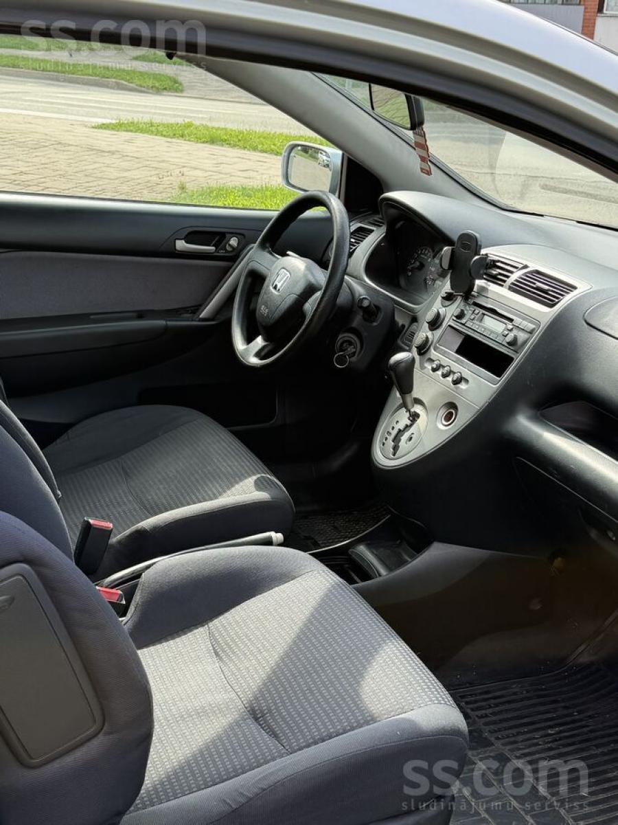 Pelēks Honda Civic 2003 Aizkraukle, ar dzinēja tilpumu 1.60 L un nobraukumu 236 tūkst. km par 890 €, foto 4 vietnē AUTOMOTO.COM.LV