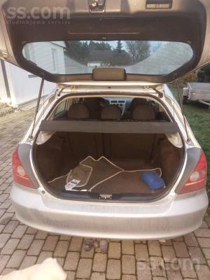 Grey Honda Civic 2003 in Riga, with an engine capacity of 1.40 L and mileage of 266 thousand km for 1450 €, photo 6 on AUTOMOTO.COM.LV