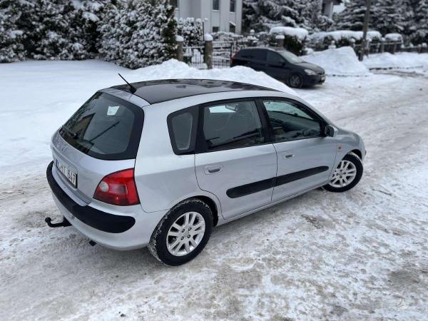 Pelēks Honda Civic 2004 Viļņa, ar dzinēja tilpumu 1.59 L un nobraukumu 200 tūkst. km par 1850 €, foto 4 vietnē AUTOMOTO.COM.LV