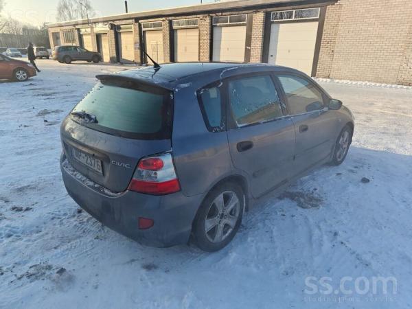 Pelēks Honda Civic 2004 Rīga, ar dzinēja tilpumu 1.40 L un nobraukumu 171 tūkst. km par 790 €, foto 3 vietnē AUTOMOTO.COM.LV