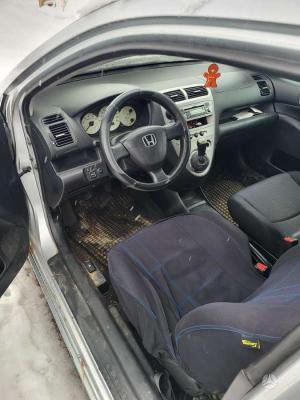 Pelēks Honda Civic 2004 Viļņa, ar dzinēja tilpumu 1.70 L un nobraukumu 236 tūkst. km par 650 €, foto 5 vietnē AUTOMOTO.COM.LV