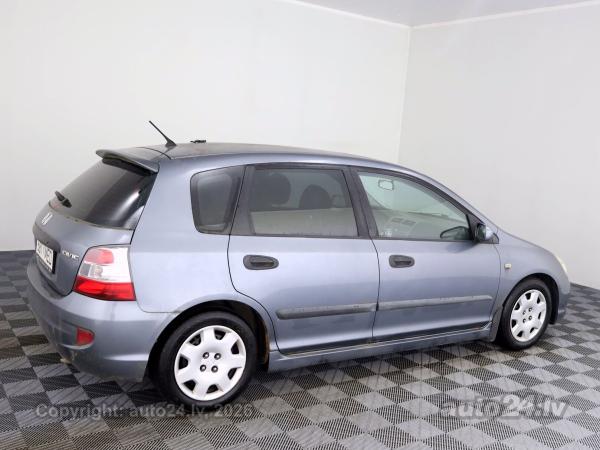 Pelēks Honda Civic 2004 Tallina, ar dzinēja tilpumu 1.60 L un nobraukumu 226 tūkst. km par 399 €, foto 3 vietnē AUTOMOTO.COM.LV