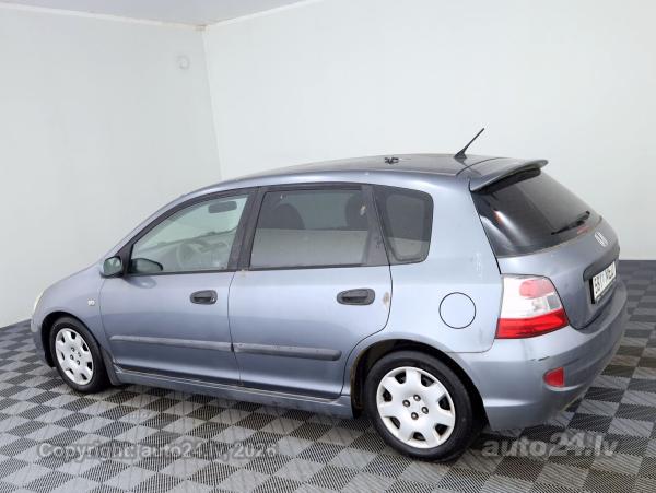 Pelēks Honda Civic 2004 Tallina, ar dzinēja tilpumu 1.60 L un nobraukumu 226 tūkst. km par 399 €, foto 4 vietnē AUTOMOTO.COM.LV