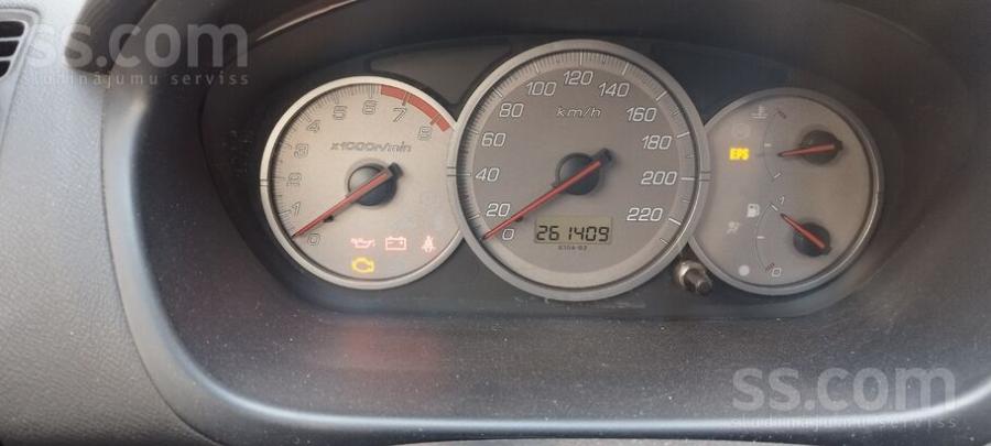 Grey Honda Civic 2004 in Riga, with an engine capacity of 1.40 L and mileage of 269 thousand km for 1000 €, photo 8 on AUTOMOTO.COM.LV