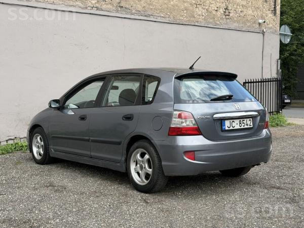 Grey Honda Civic 2004 in Riga, with an engine capacity of 1.70 L and mileage of 346 thousand km for 550 €, photo 5 on AUTOMOTO.COM.LV