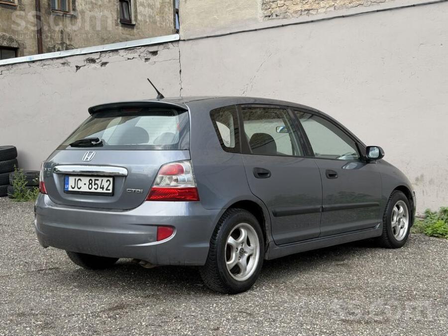 Pelēks Honda Civic 2004 Rīga, ar dzinēja tilpumu 1.70 L un nobraukumu 346 tūkst. km par 550 €, foto 7 vietnē AUTOMOTO.COM.LV