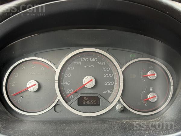 Grey Honda Civic 2004 in Riga, with an engine capacity of 1.70 L and mileage of 346 thousand km for 550 €, photo 10 on AUTOMOTO.COM.LV