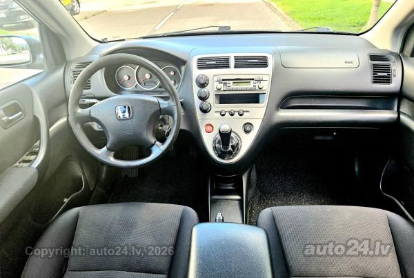 Grey Honda Civic 2004 in Tallinn, with an engine capacity of 1.60 L and mileage of 227 thousand km for 590 €, photo 8 on AUTOMOTO.COM.LV