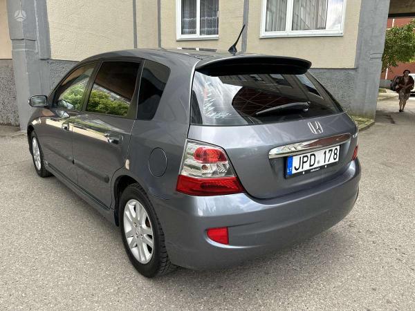 Хонда Цивик 2004 в Вильнюс на AUTOMOTO.COM.LV Серый Хонда Цивик 2004 в Вильнюс, объемом двигателя 1.59 л и пробегом 328 тыс. км за 900 €, фото 3 на AUTOMOTO.COM.LV