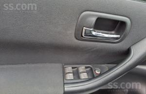 Grey Honda Civic 2005 in Jelgava, with an engine capacity of 1.60 L and mileage of 215 thousand km for 1200 €, photo 12 on AUTOMOTO.COM.LV