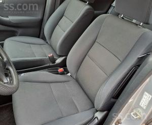 Grey Honda Civic 2005 in Jelgava, with an engine capacity of 1.60 L and mileage of 215 thousand km for 1200 €, photo 15 on AUTOMOTO.COM.LV