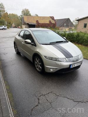 Pelēks Honda Civic 2005 Tukums, ar dzinēja tilpumu 1.80 L un nobraukumu 284 tūkst. km par 1590 €, foto  vietnē AUTOMOTO.COM.LV
