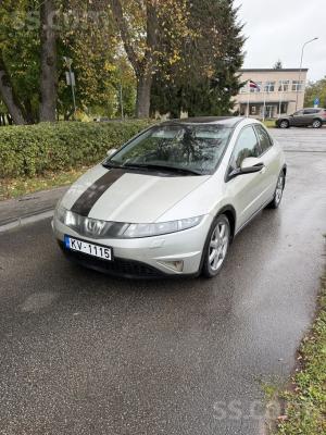 Pelēks Honda Civic 2005 Tukums, ar dzinēja tilpumu 1.80 L un nobraukumu 284 tūkst. km par 1590 €, foto 3 vietnē AUTOMOTO.COM.LV