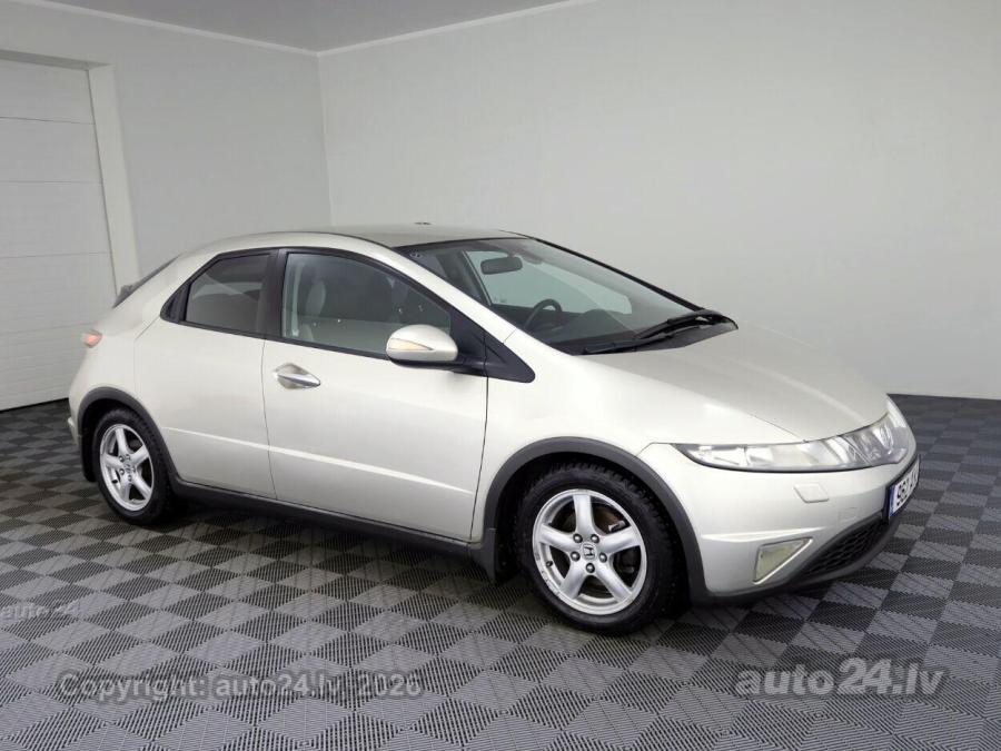 Pelēks Honda Civic 2006 Tallina, ar dzinēja tilpumu 1.80 L un nobraukumu 169 tūkst. km par 2299 €, foto 1 vietnē AUTOMOTO.COM.LV