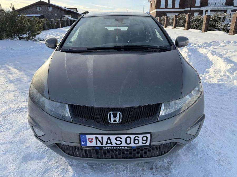 Pelēks Honda Civic 2006 Klaipėda, ar dzinēja tilpumu 1.80 L un nobraukumu 200 tūkst. km par 3450 €, foto 14 vietnē AUTOMOTO.COM.LV
