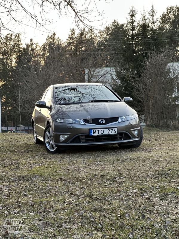Pelēks Honda Civic 2006 Viļņa, ar dzinēja tilpumu 1.80 L un nobraukumu 304 tūkst. km par 3000 €, foto 10 vietnē AUTOMOTO.COM.LV