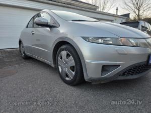 Pelēks Honda Civic 2006 Tallina, ar dzinēja tilpumu 1.30 L un nobraukumu 271 tūkst. km par 1090 €, foto 4 vietnē AUTOMOTO.COM.LV