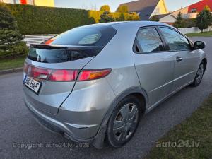 Pelēks Honda Civic 2006 Tallina, ar dzinēja tilpumu 1.30 L un nobraukumu 271 tūkst. km par 1090 €, foto 7 vietnē AUTOMOTO.COM.LV