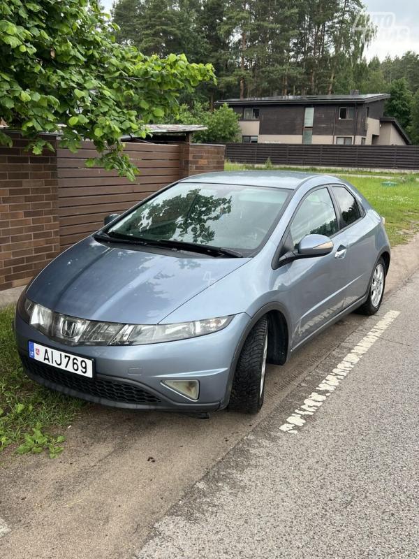 Grey Honda Civic 2006 in Klaipeda, with an engine capacity of 1.80 L and mileage of 156 thousand km for 3500 €, photo 3 on AUTOMOTO.COM.LV