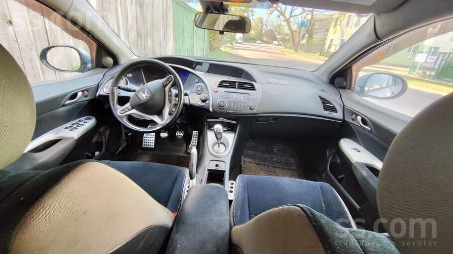 Pelēks Honda Civic 2006 Rīga, ar dzinēja tilpumu 2.20 L un nobraukumu 261 tūkst. km par 585 €, foto 7 vietnē AUTOMOTO.COM.LV