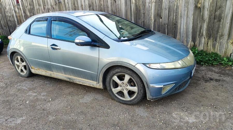 Pelēks Honda Civic 2006 Rīga, ar dzinēja tilpumu 2.20 L un nobraukumu 261 tūkst. km par 585 €, foto 12 vietnē AUTOMOTO.COM.LV