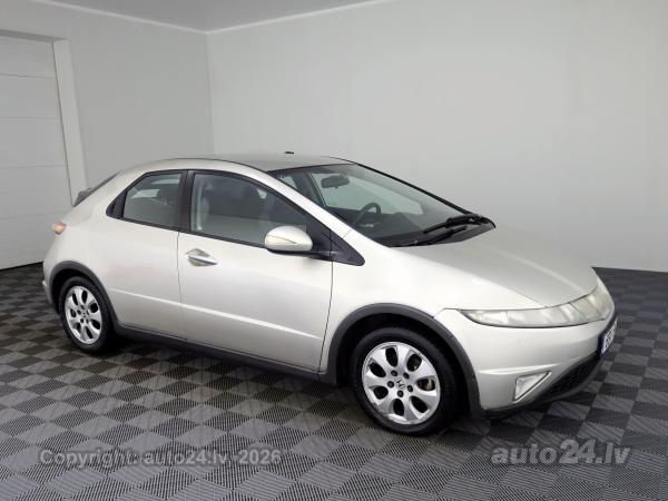 Pelēks Honda Civic 2006 Tallina, ar dzinēja tilpumu 1.30 L un nobraukumu 255 tūkst. km par 899 €, foto 1 vietnē AUTOMOTO.COM.LV