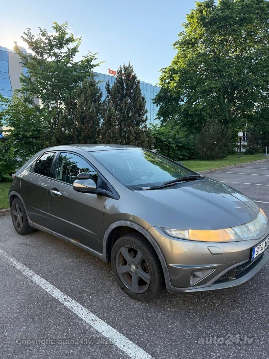 Pelēks Honda Civic 2006 Tallina, ar dzinēja tilpumu 1.30 L un nobraukumu 335 tūkst. km par 500 €, foto 4 vietnē AUTOMOTO.COM.LV