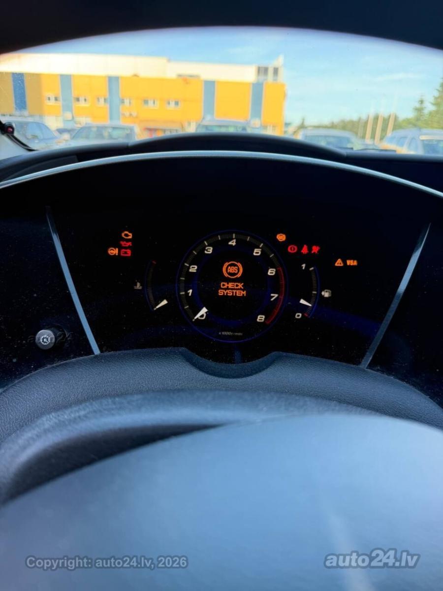 Pelēks Honda Civic 2006 Tallina, ar dzinēja tilpumu 1.30 L un nobraukumu 335 tūkst. km par 500 €, foto 6 vietnē AUTOMOTO.COM.LV
