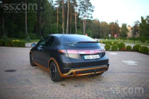 Pelēks Honda Civic 2006 Rīga, ar dzinēja tilpumu 1.80 L un nobraukumu 128 tūkst. km par 2600 €, foto 5 vietnē AUTOMOTO.COM.LV