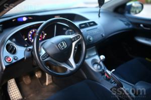 Pelēks Honda Civic 2006 Rīga, ar dzinēja tilpumu 1.80 L un nobraukumu 128 tūkst. km par 2600 €, foto 9 vietnē AUTOMOTO.COM.LV