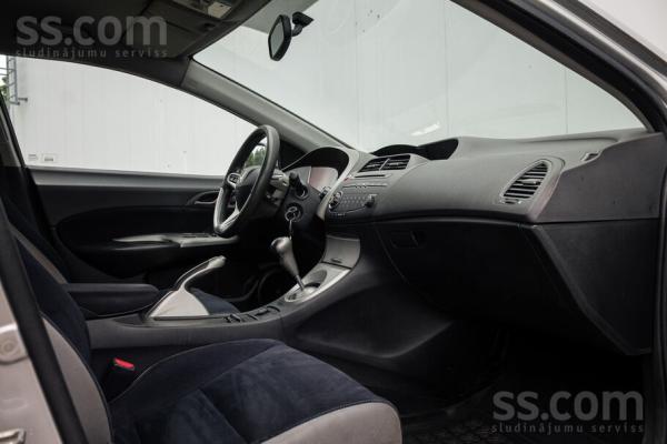 Pelēks Honda Civic 2006 Jelgava, ar dzinēja tilpumu 2.20 L un nobraukumu 221 tūkst. km par 2100 €, foto 7 vietnē AUTOMOTO.COM.LV