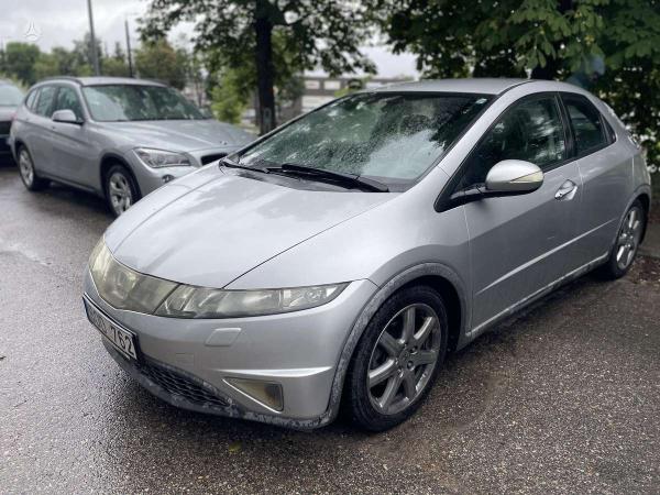 Pelēks Honda Civic 2006 Viļņa, ar dzinēja tilpumu 1.80 L un nobraukumu 194 tūkst. km par 700 €, foto 3 vietnē AUTOMOTO.COM.LV