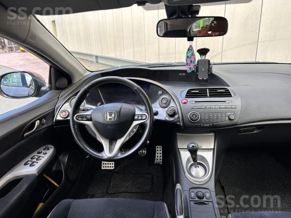 Pelēks Honda Civic 2006 Rīga, ar dzinēja tilpumu 1.80 L un nobraukumu 238 tūkst. km par 1550 €, foto 7 vietnē AUTOMOTO.COM.LV