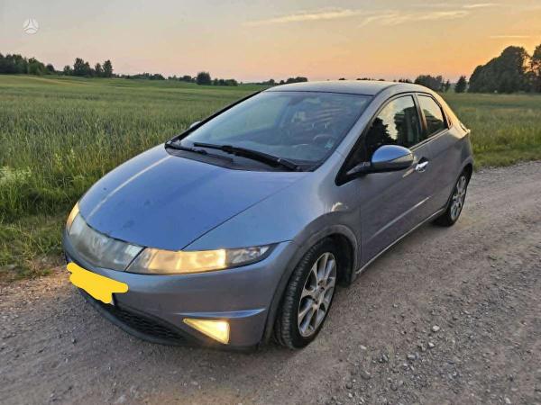 Pelēks Honda Civic 2006 Širvintos, ar dzinēja tilpumu 1.80 L un nobraukumu 278 tūkst. km par 1050 €, foto 4 vietnē AUTOMOTO.COM.LV