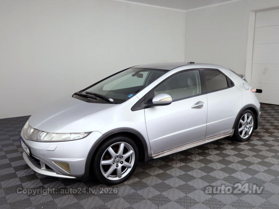 Pelēks Honda Civic 2006 Tallina, ar dzinēja tilpumu 1.80 L un nobraukumu 313 tūkst. km par 699 €, foto 3 vietnē AUTOMOTO.COM.LV